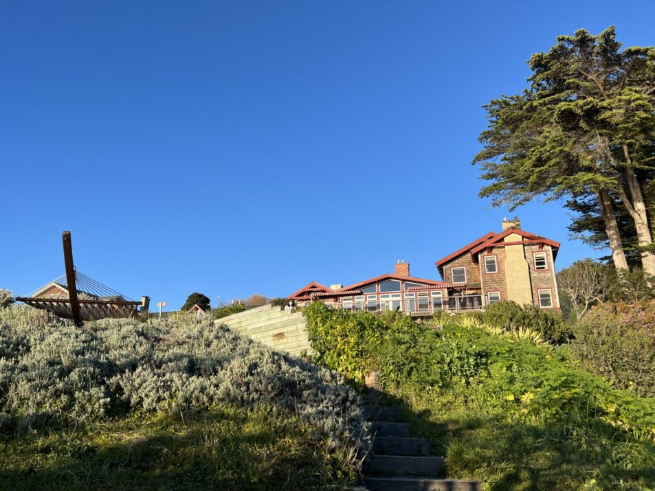 My Visit to the Harbor House Inn & Restaurant | The JetSetting Fashionista