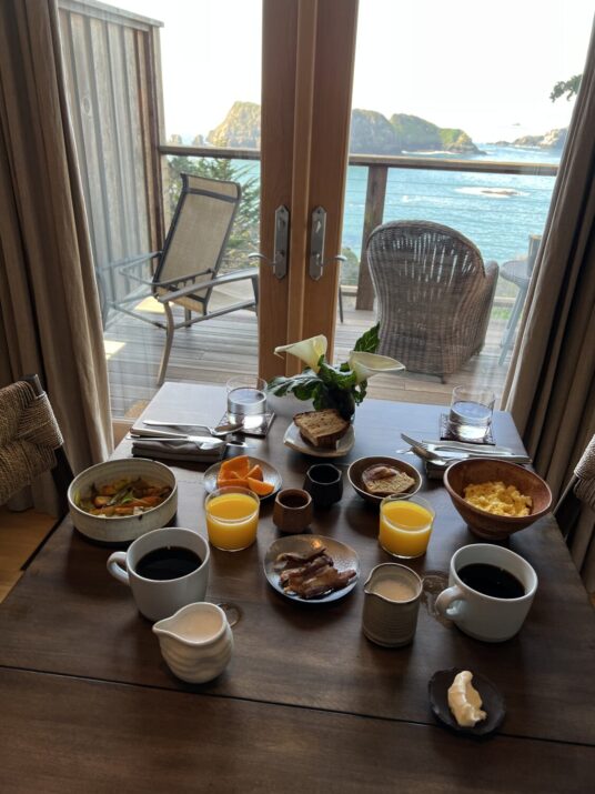 My Visit to the Harbor House Inn & Restaurant | The JetSetting Fashionista