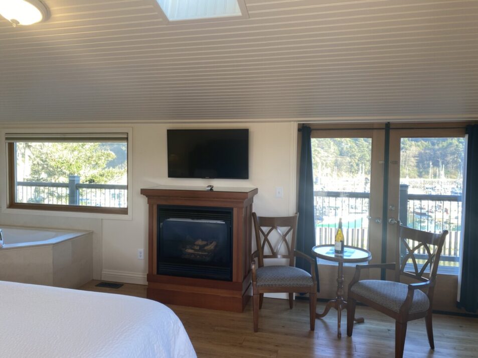 My Lovely Stay at Noyo Harbor Inn Fort Bragg | The JetSetting Fashionista